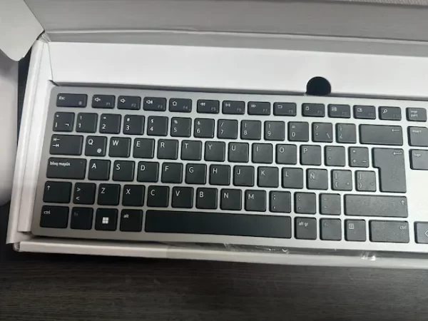 Dell Premier Multi-Device Wireless Keyboard And Mouse In Spanish ...